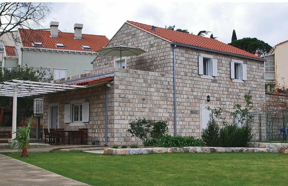 Kısa süreli konaklama Awesome Home in Dubrovnik With Wifi and 2 Bedrooms, Dubrovnik, foto