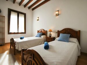 Sprawling Villa with Pool at Sa Pobla Balearic Islands (Calle Asalto No:15, sa Pobla, Sa Pobla), otel  Balear Adaları'ndan