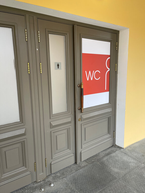 Tuvalet Туалет, Saint‑Petersburg, foto