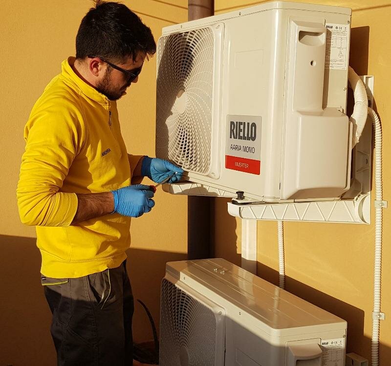 Baca temizliği hizmetleri Impresit Energia Impianti Assistenza H24 - IQ Riello - Edison Energia S. P. A., Sardunya, foto