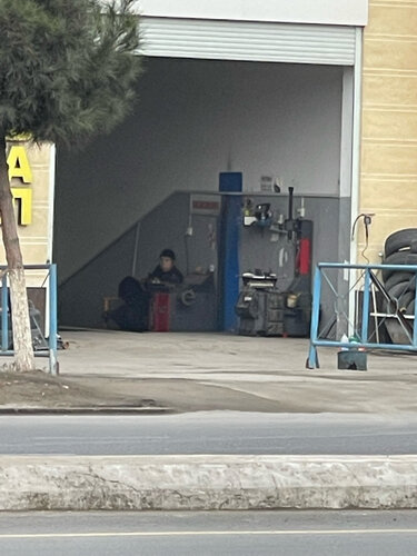 Otomobil servisi Best, Andican eyaleti, foto