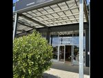 Outlet (Pest vármegye, Nádas utca, 8), giyim mağazası  Pest'den