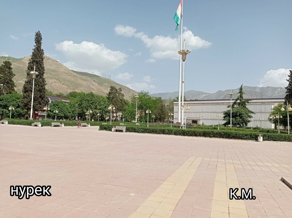 Turistik yerler Государственный флаг Республики Таджикистан, Narek (Nurek), foto