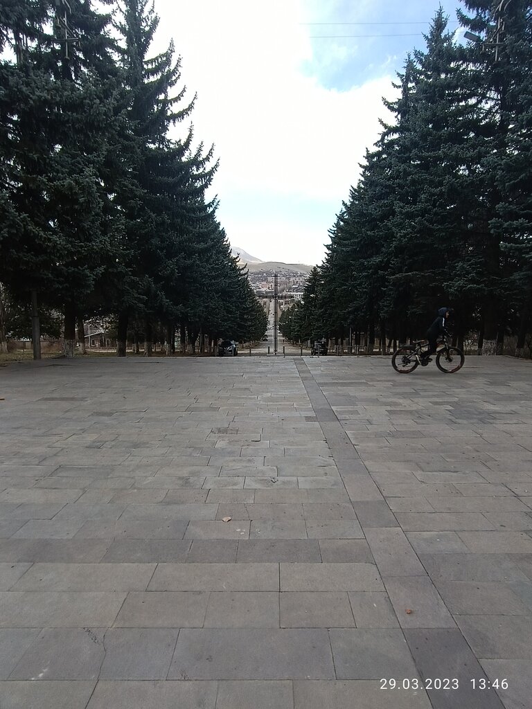 Anıt, heykel Monument of Victory May 9 and in Shushi, Vanadzor, foto