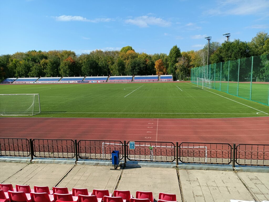 Stadyum Stadion Neftyanik, Otradny, foto