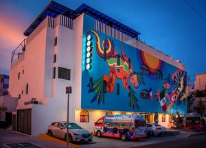 Nomads Party Hostel (Quintana Roo, Cancun, Avenida Puerto Cancún), pansiyonlar, hosteller  Cancun'dan