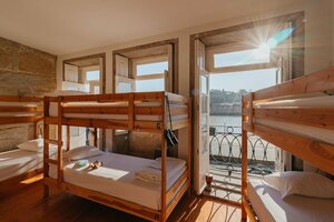 Happy Porto Hostel & Apartments (Rua de Miragaia No:183), otel  Porto'dan