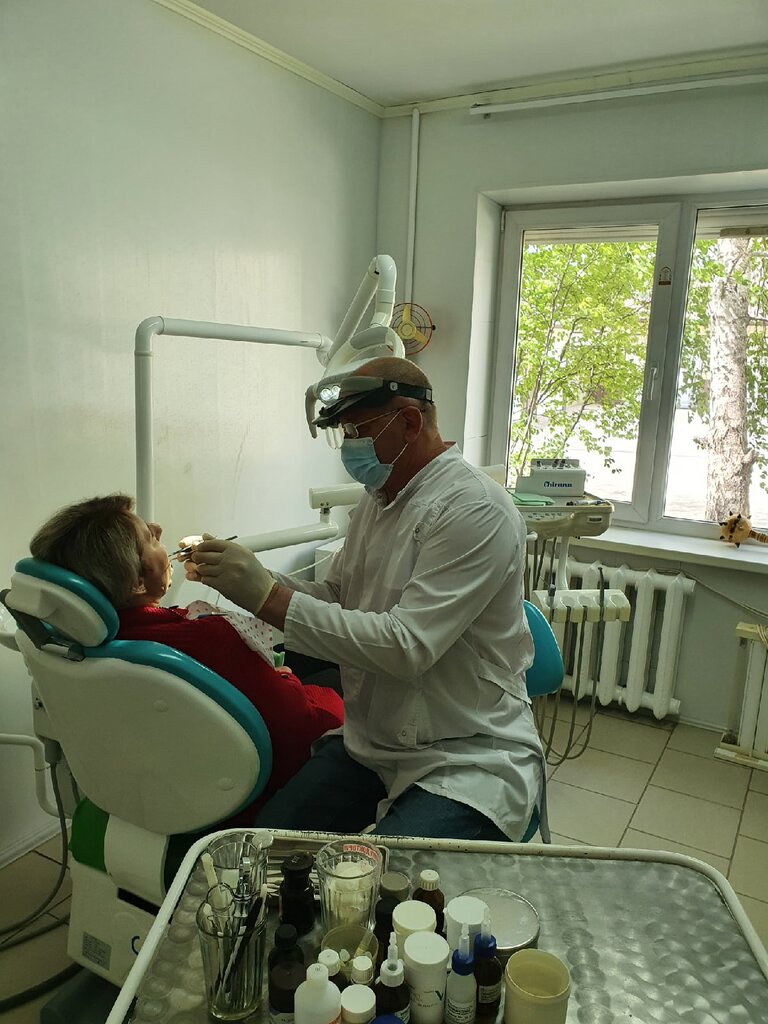 Özel ağız ve diş sağlığı klinikleri ve muayenehaneleri Dr. Titov, Kartaly, foto