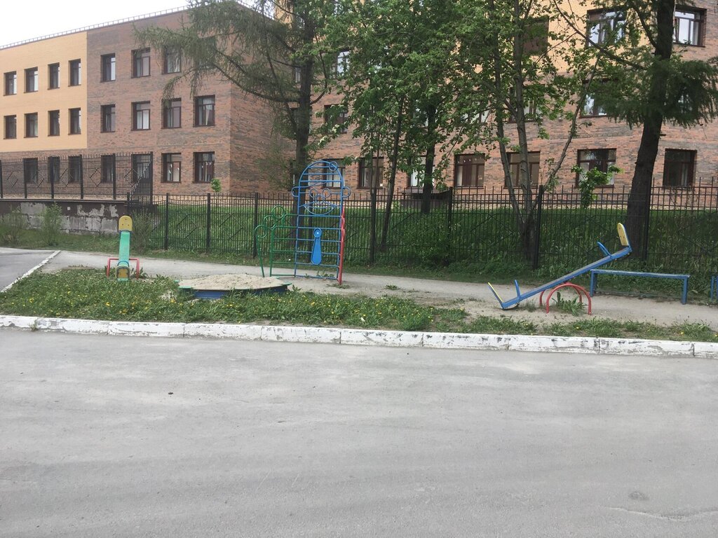 Oyun alanı Playground, Novosibirsk, foto