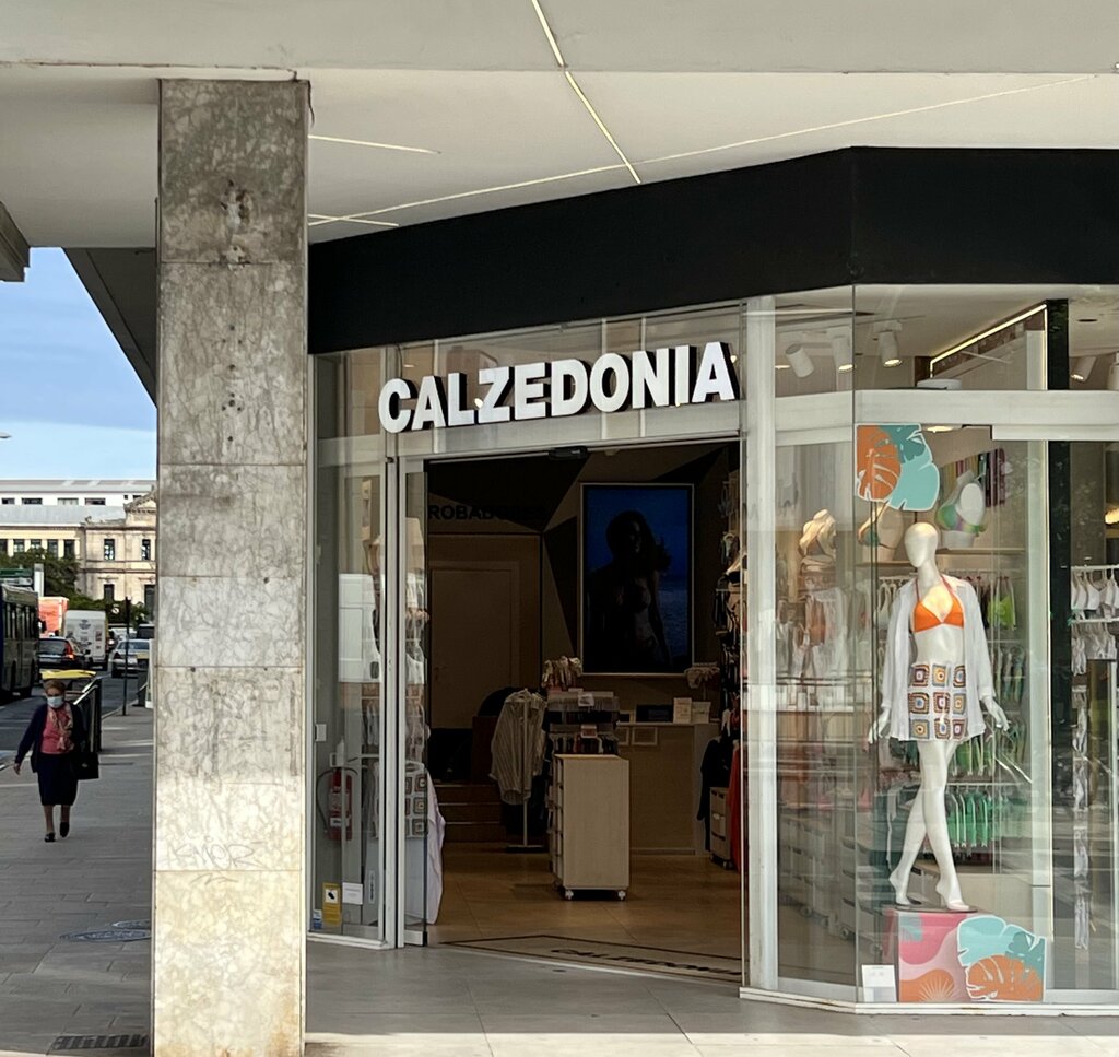 Giyim mağazası Calzedonia, A Coruña, foto