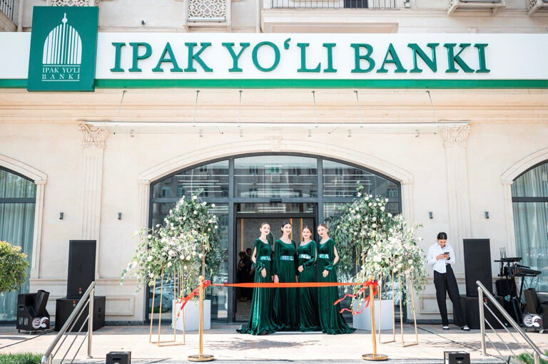 Banka Ipak Yuli Bank, Taşkent, foto