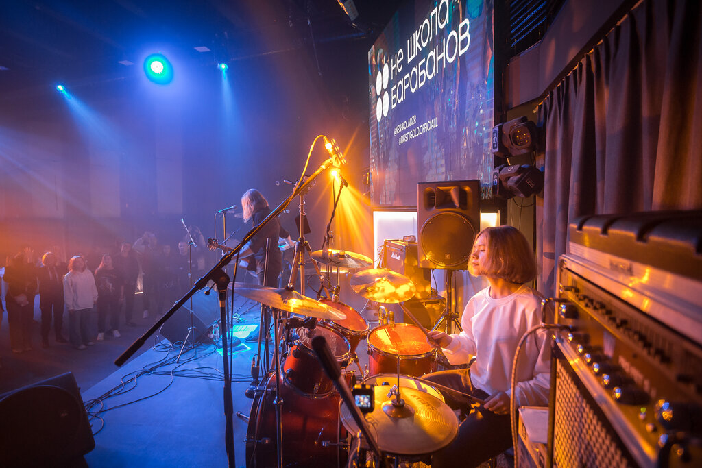 Müzik okulları ve konservatuarlar Не Школа барабанов, Astrahan, foto