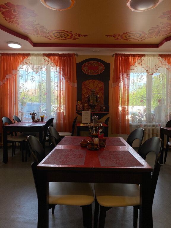 Kantin, yemekhane Три матрешки, Krasnoyarsk, foto