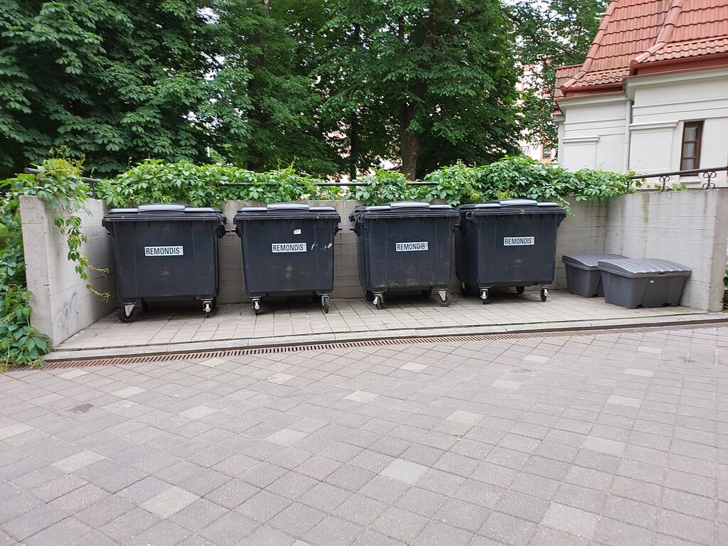 Çöp alanları Trash and garbage disposal area, Minsk, foto