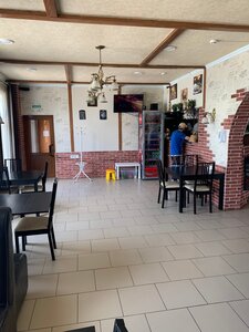 Kush (Pervomayskaya ulitsa No:50В, posyolok gorodskogo tipa Ilskiy), kafe  Krasnodarski krayından