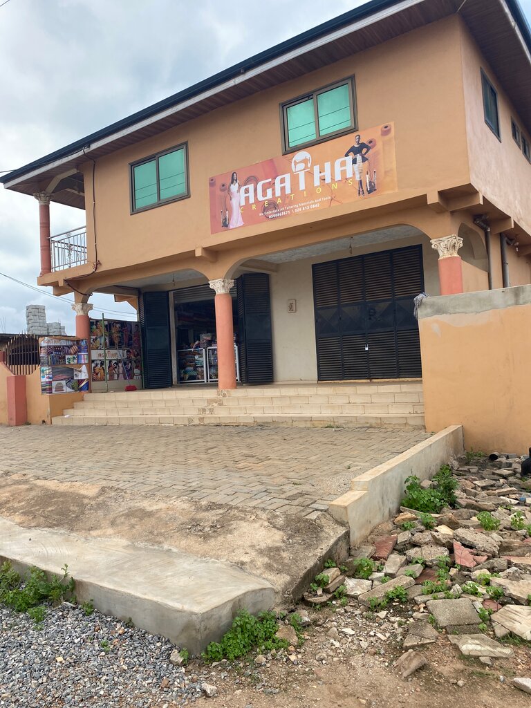 Giyim mağazası Agarthas Creation, Dünya, foto