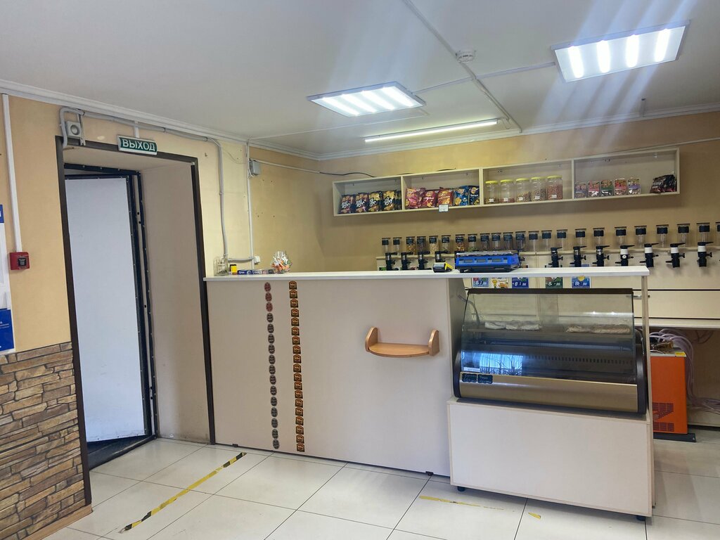 Bira dükkanı Выпил и точка, Tolyatti (Togliatti), foto