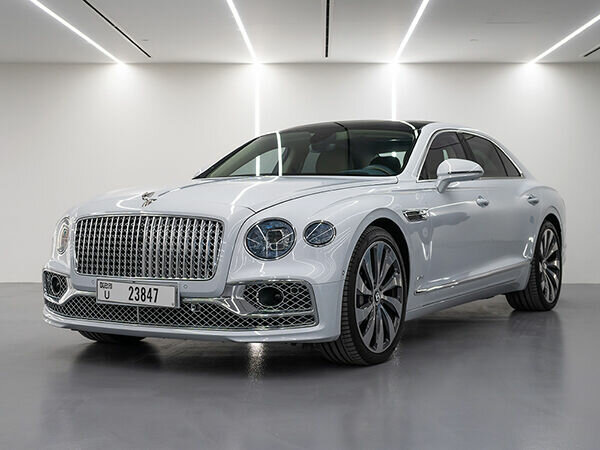 Oto kiralama Diadal, Dubai, foto