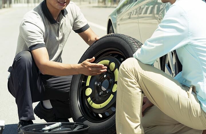 Jant ve lastikçiler Swaidan Trading Company, Dubai, foto