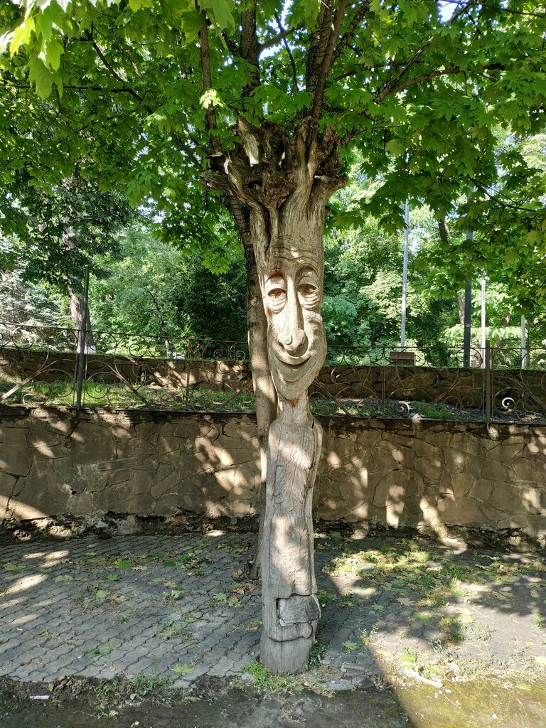 Park, sokak heykeli Дуб Володька, Rostov‑na‑Donu, foto