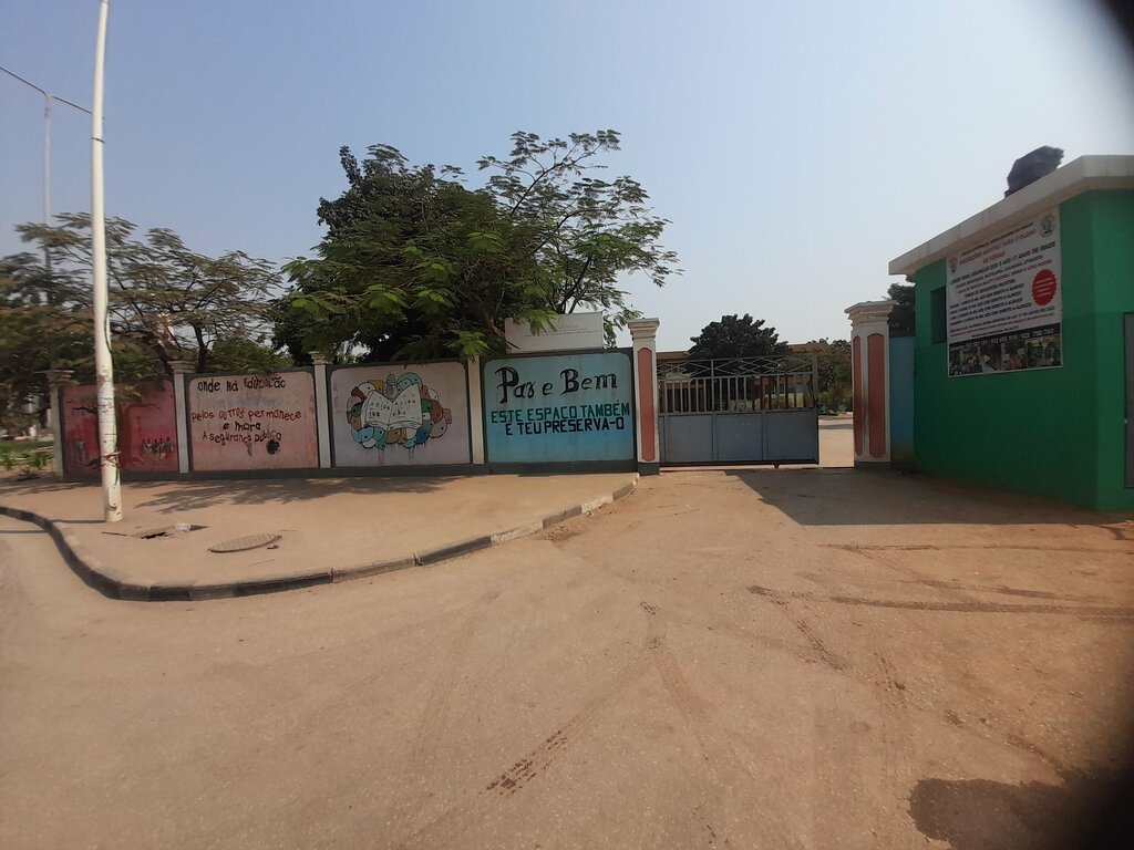 Ortaokul Escola Nossa Senhora Da Luz, Loanda, foto