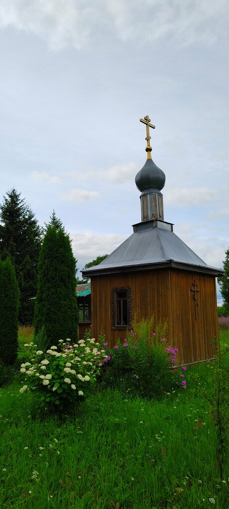 Şapel, haç anıtı Деревянная часовня, Smolenskaya oblastı, foto