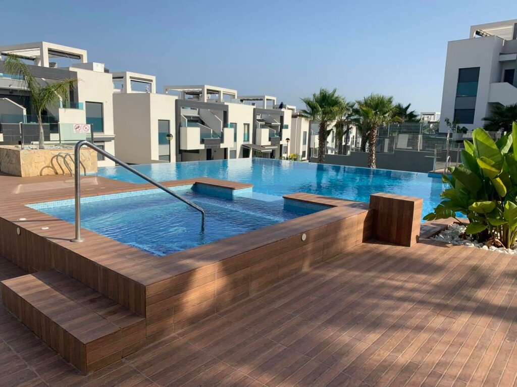 Bahçe ekipmanları ve teknolojileri Jardinería La Alhambra, Torrevieja, foto