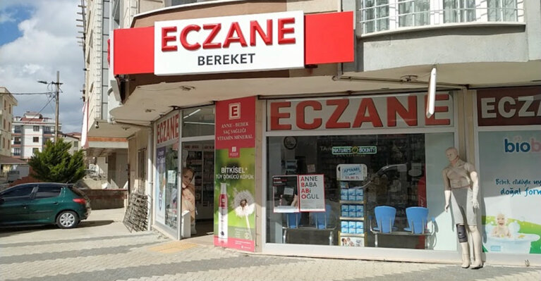 Eczaneler Bereket Eczanesi, İstanbul, foto