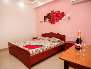 Kristall (ulitsa Krasnykh Kommunarov No:17, Samara), otel  Samara'dan