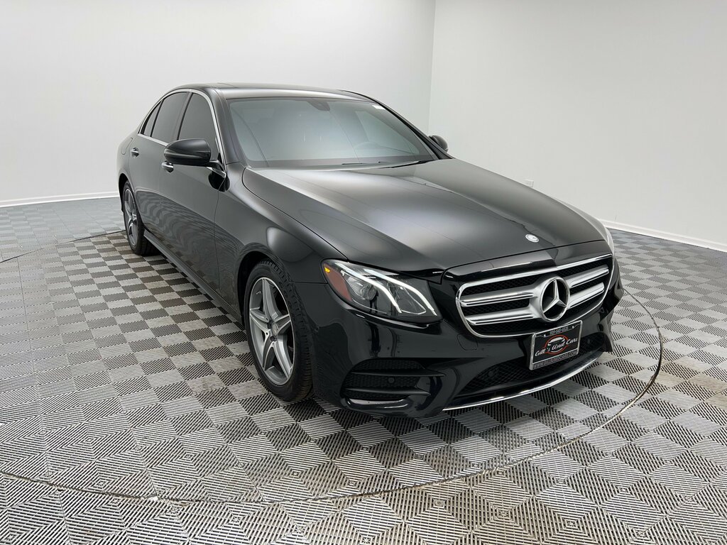 i̇kinci el araç Gill's Used Cars, Ontario, foto