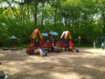 Playground (Moscow, Khimkinskiy Landscape Reserve), oyun alanı  Moskova'dan