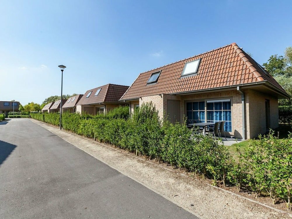 Otel Lovely Holiday Home in Adinkerke With Fenced Garden, Batı Flandre, foto