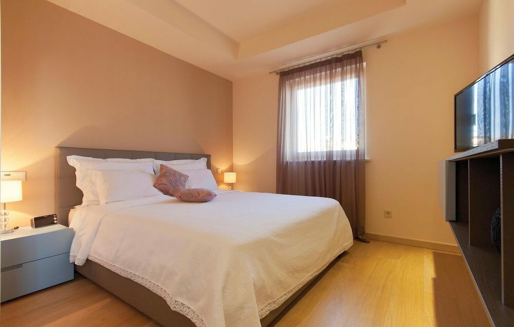Otel Stunning Home in Vabriga With Wifi and 3 Bedrooms, Dünya, foto