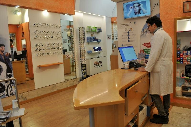 Optik cihazlar ve ekipmanlar Ottica Frebal, Bolzano, foto