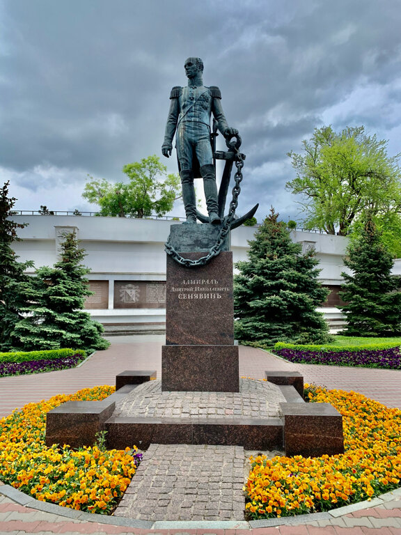 Anıt, heykel Д.Н. Сенявин, Sevastopol, foto