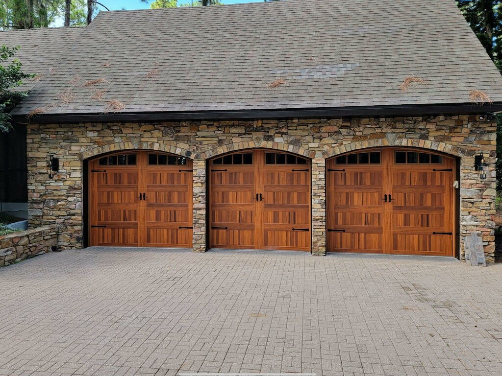 Kapılar Ace Garage Door & Opener, Florida Eyaleti, foto
