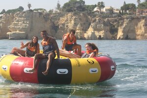 Moments WaterSports (Faro, Silves, Via Dorsal de Armação de Pêra), spor ve eğlence merkezi  Faro'dan