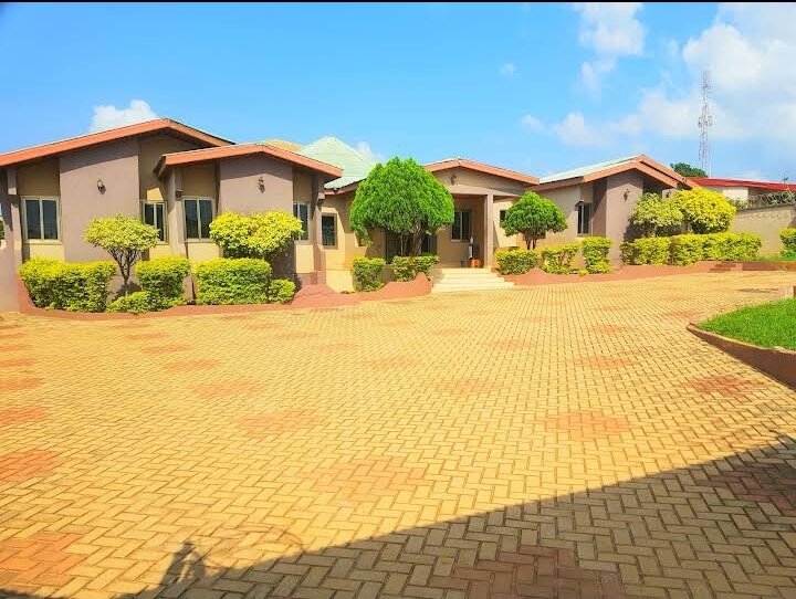 Otel Mad-Kon Guest House, Kumasi, foto