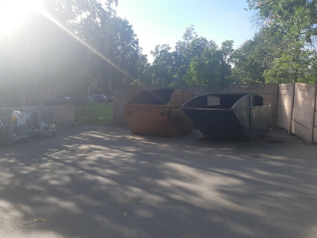 Geri dönüşüm maddeleri Точка сбора мусора, Saint‑Petersburg, foto