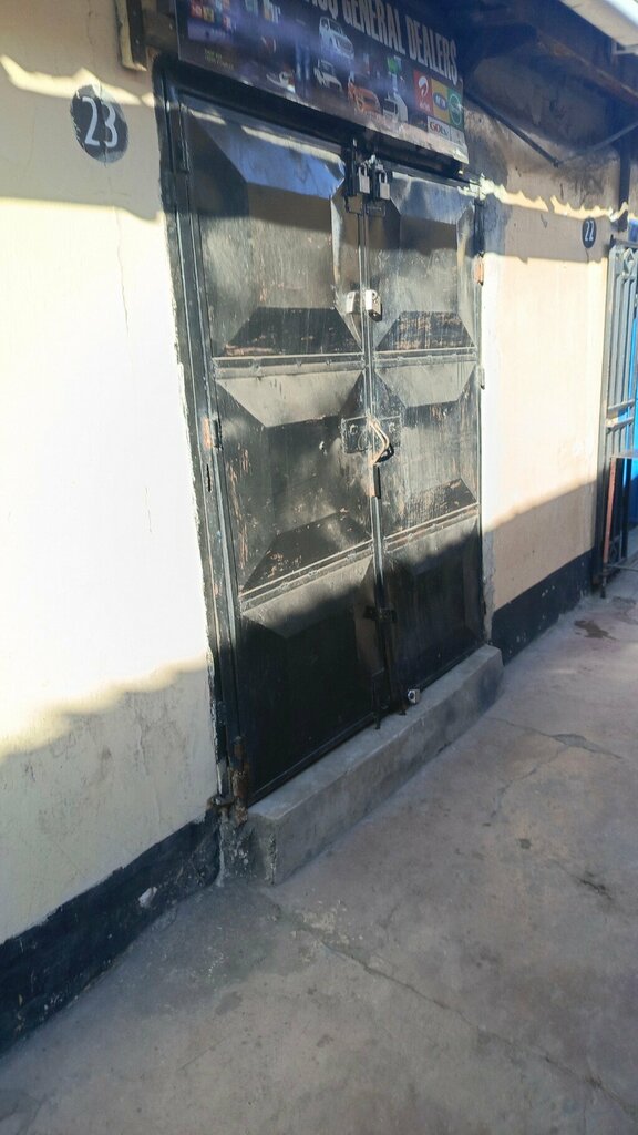 Otomobil yedek parçaları Hustimatic general dealers, Lusaka, foto