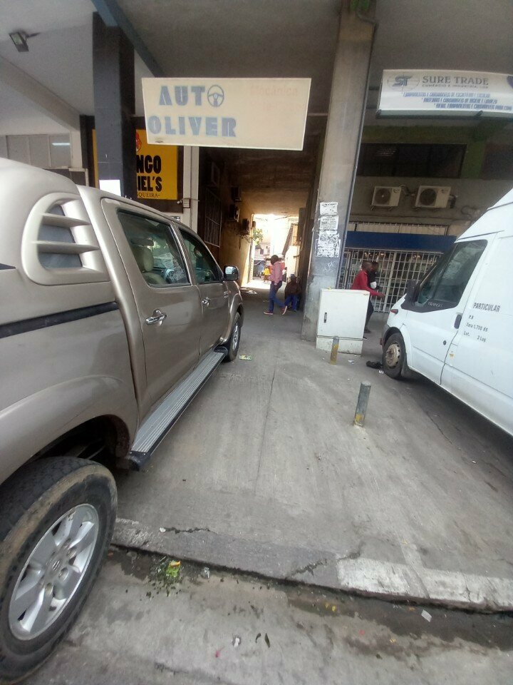 Otomobil servisi Auto Oliver, Loanda, foto