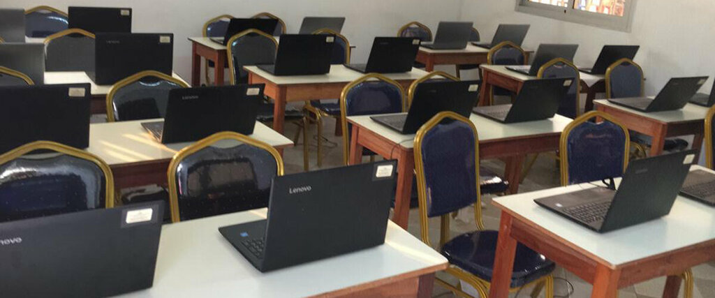 Üniversiteler Higher School of Advanced Technologies and Management, Abican, foto