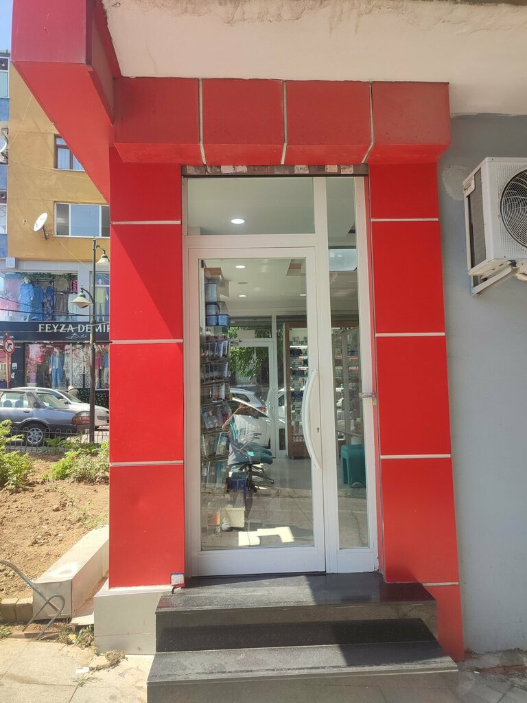 Eczaneler Yücel Eczanesi, İstanbul, foto