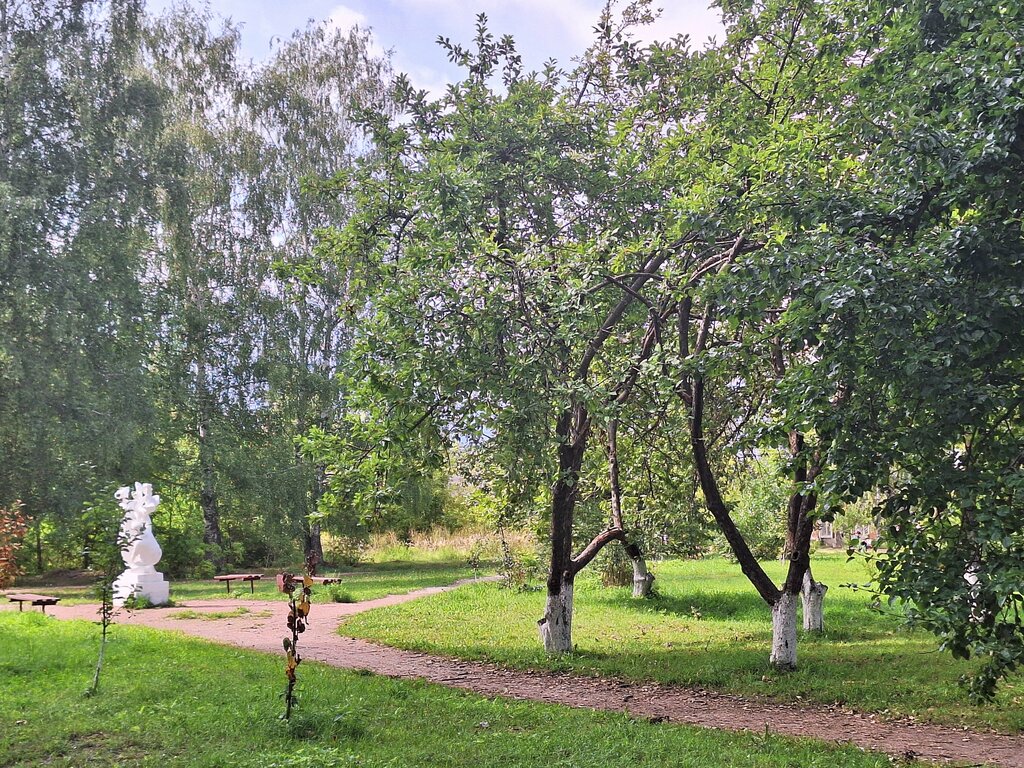 Kültür ve eğlence parkları сквер Яблоневый сад, Pokrov, foto