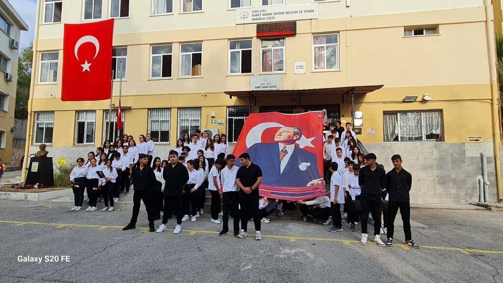 Lise Ahmet Adnan Saygun Mesleki ve Teknik Anadolu Lisesi, İzmir, foto