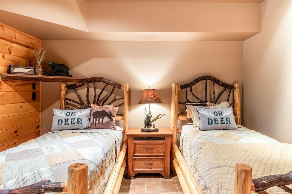 Otel Iron Mountain Lodge 3 Bedroom Cabin by Redawning, Tennessee Eyaleti, foto