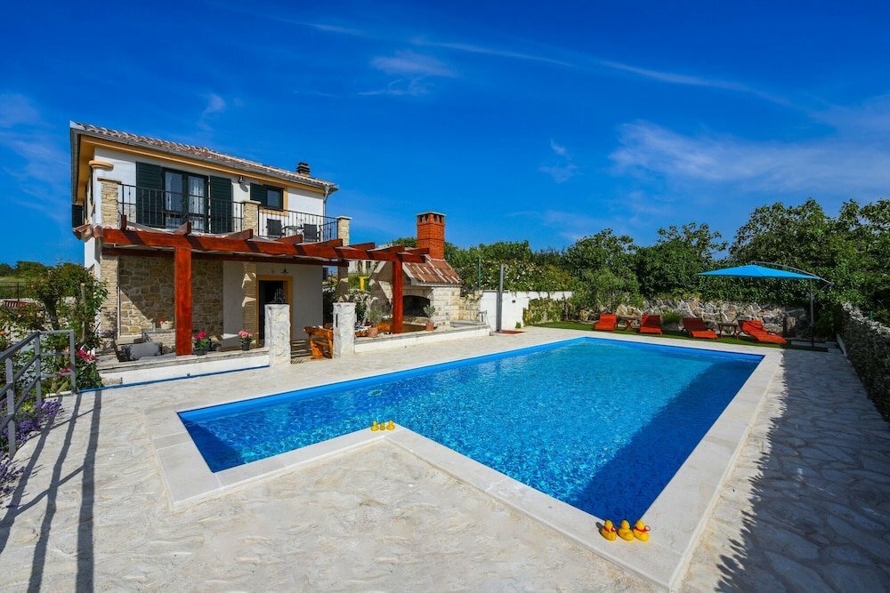 Otel Villa Noa in Zadar with 3 bedrooms and 2 bathrooms, Zadar Bölgesi, foto