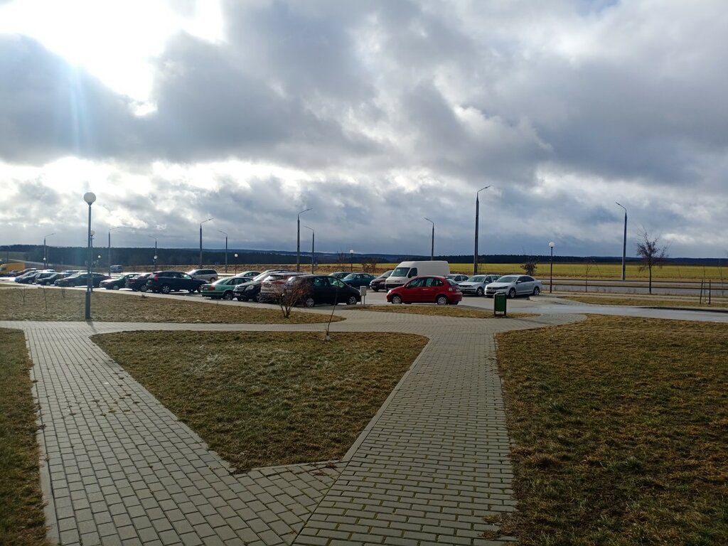 Otoparklar Parking lot, Grodno, foto