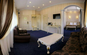 Golden Plaza (Schmidt Boulevard No:25/19, Tver), otel  Tver'den