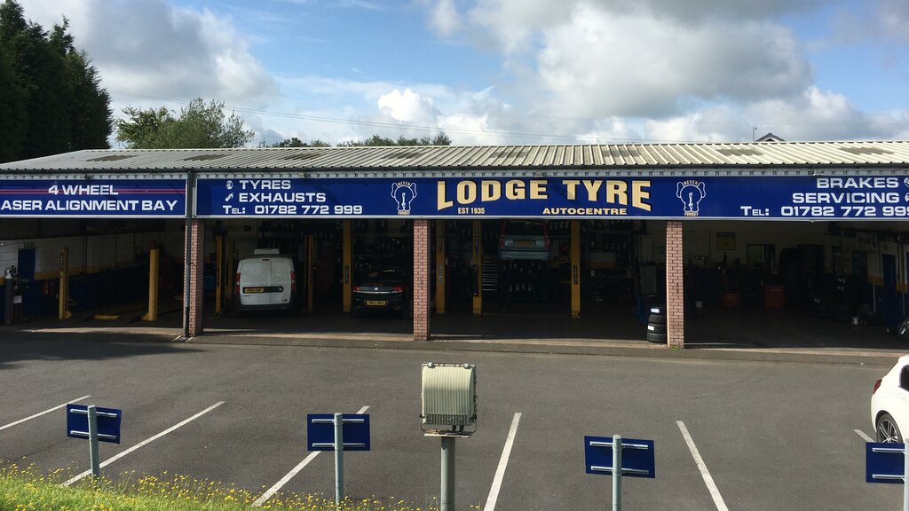 Jant ve lastikçiler Lodge Tyre Company Limited - Talke, İngiltere, foto